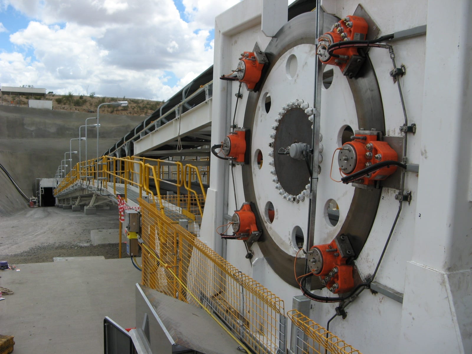 Drift Conveyor (Low Speed Brakes) - Custom Fluidpower
